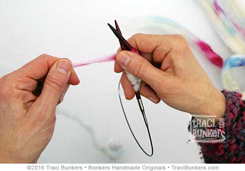 Knitting with Unspun Roving Tutorial – Traci Bunkers : Bonkers Handmade ...